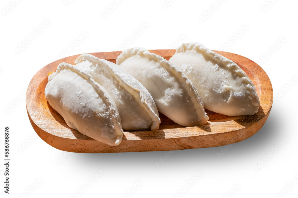 Foto de Cireng with chicken filling in a wooden bowl. Cireng is a ...