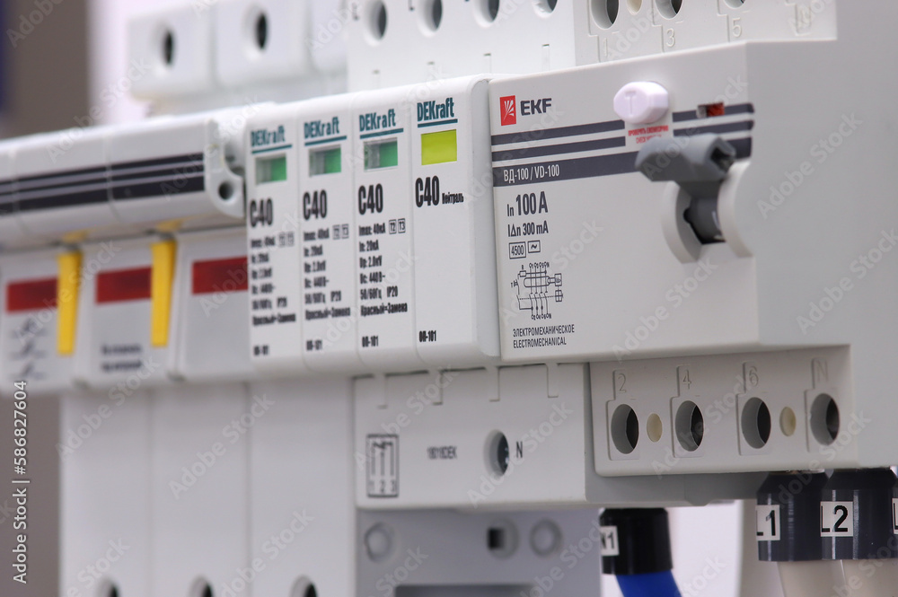 EKF automatic current switches for protection of electrical loads ...