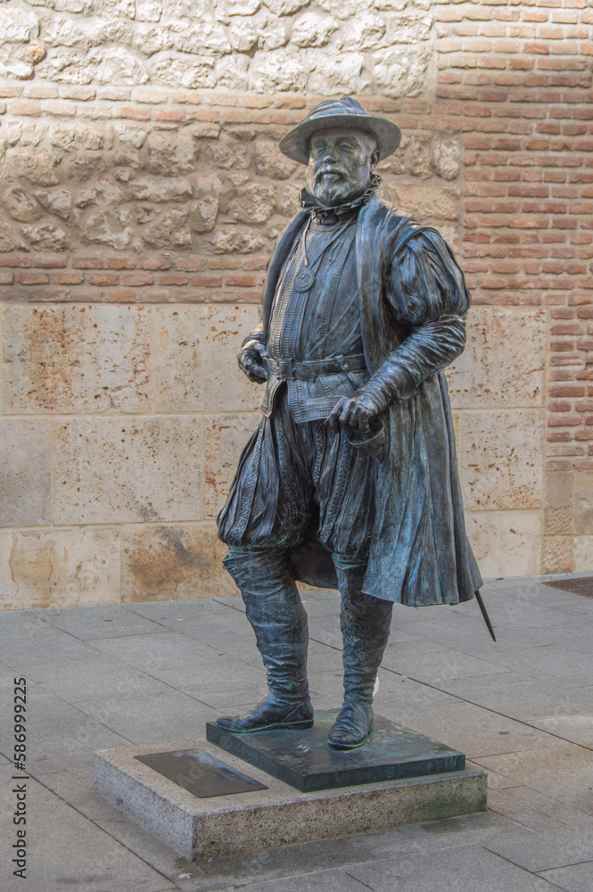 Sculpture of a gentleman from the 17th century representing the father ...