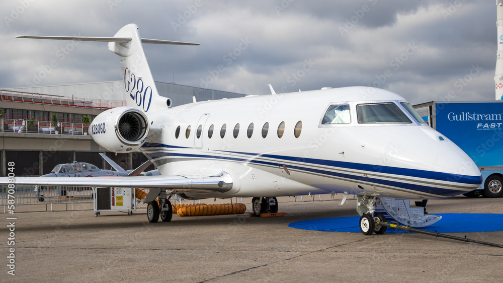 Gulfstream Aerospace IAI Gulfstream G280 twin-engine business jet ...