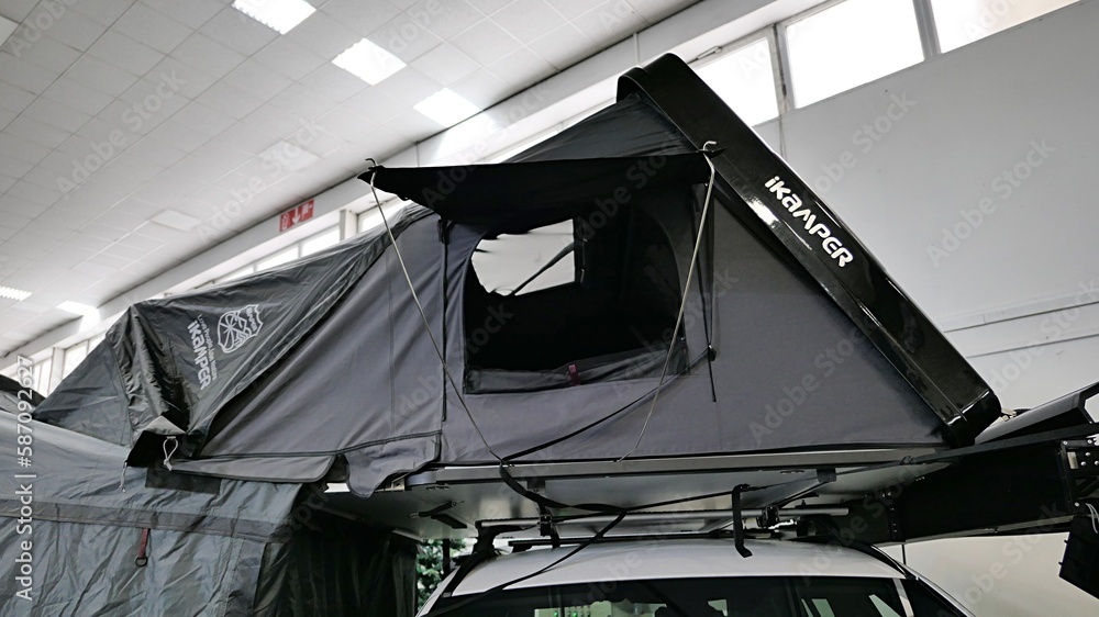 British car rooftop 4-person capacity tent iCamper SkyCamp 3 with Annex ...