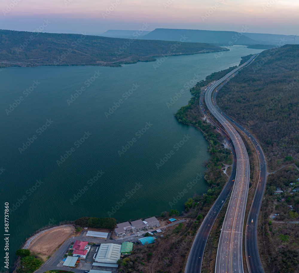 Stockfoto .aerial view light on super highway Along the Lam Takhong Dam ...