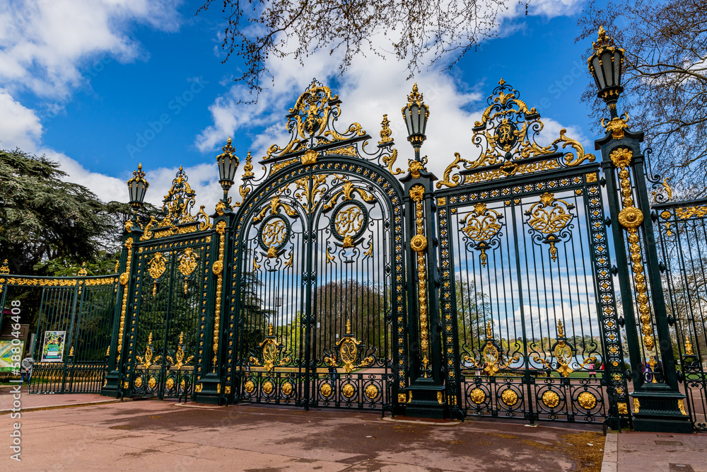 Porte des enfants du Rhône du Parc de la Tête d'Or de Lyon Stock Photo ...