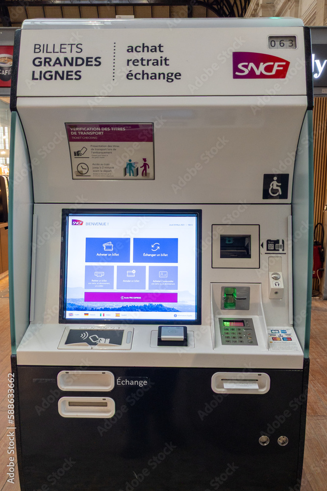 Foto de sncf mainline train ticket dispensing machine vending french ...