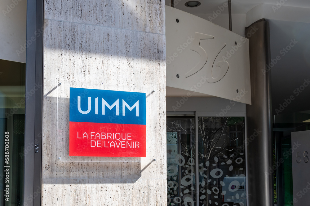 Paris, France - 3 avril 2023: Entrée du siège social de l'Union des ...