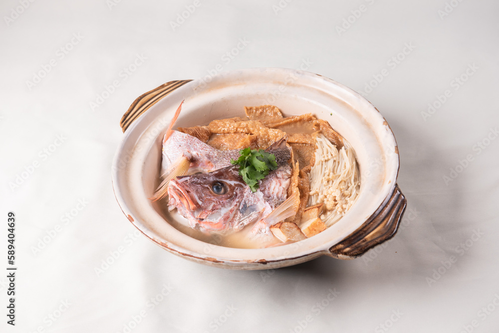 local boiled cook live fresh red grouper fish head with hot herb pepper ...