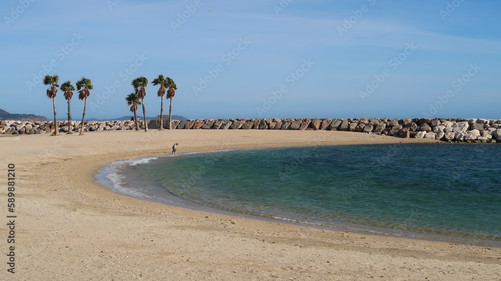 Plages du Mourillon, anse Mistral, à Toulon, dans le Var, paysage de ...