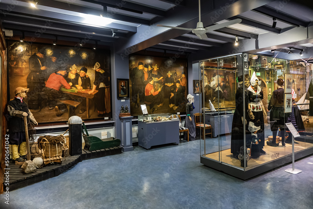 Foto de Interior of Volendams museum with the history of Volendam as ...