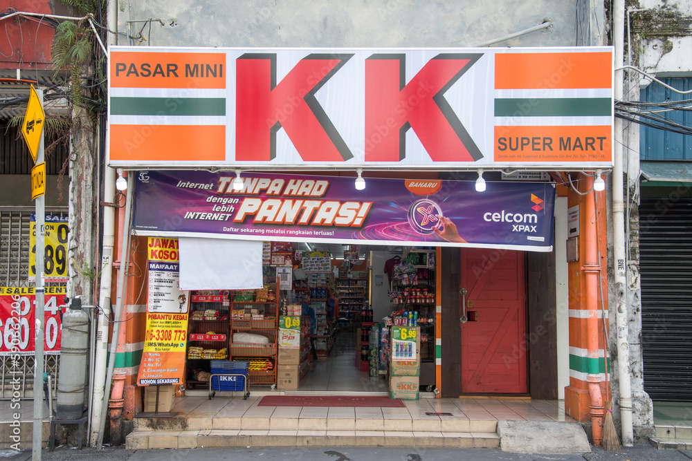 Foto de KK super mart grocery franchise store in Chinatown, Kuala ...