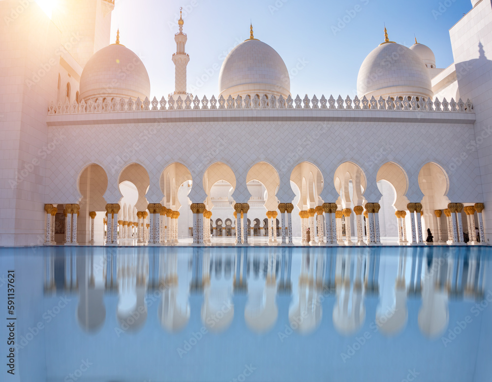 Sheikh Zayed Grand Mosque of white marble in Abu Dhabi, UAE Stock Photo ...