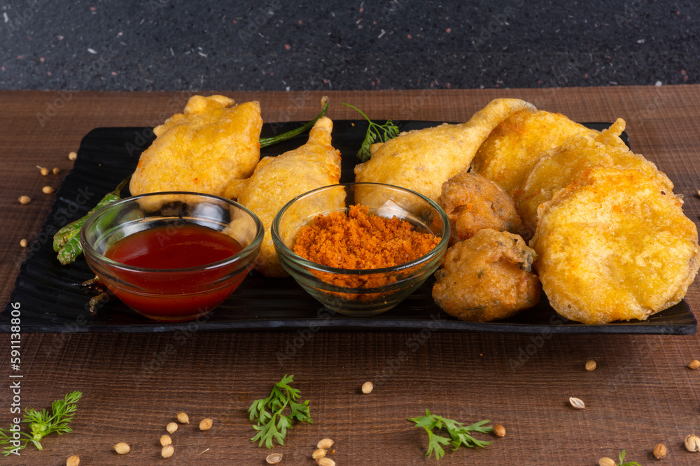 Indian Tea time snacks in group includes Veg Samosa, Kachori/kachaudi ...