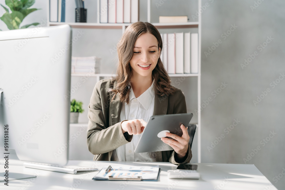 Business woman hand Project manager working and update tasks and Gantt ...