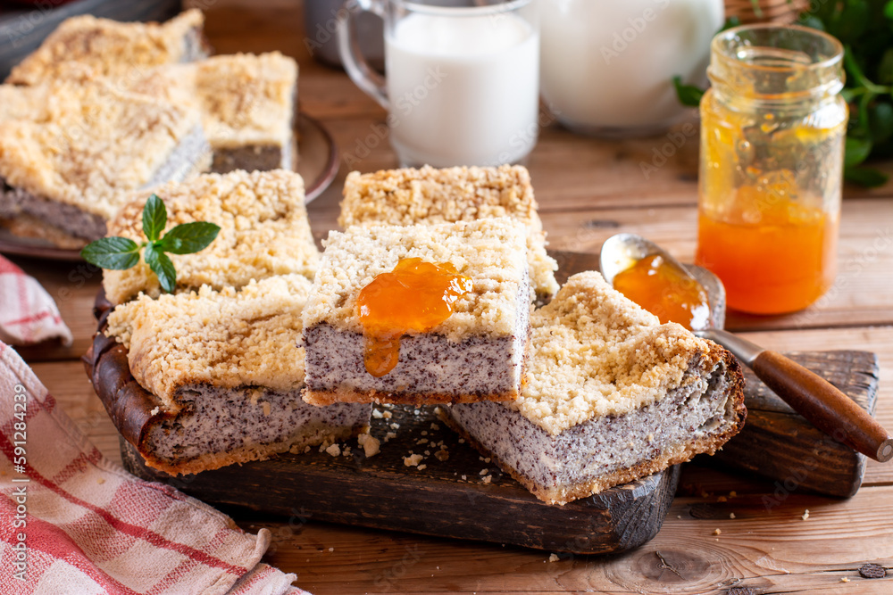 Foto Stock Delicious cottage cheese poppy-seed cake made of shortcrust ...