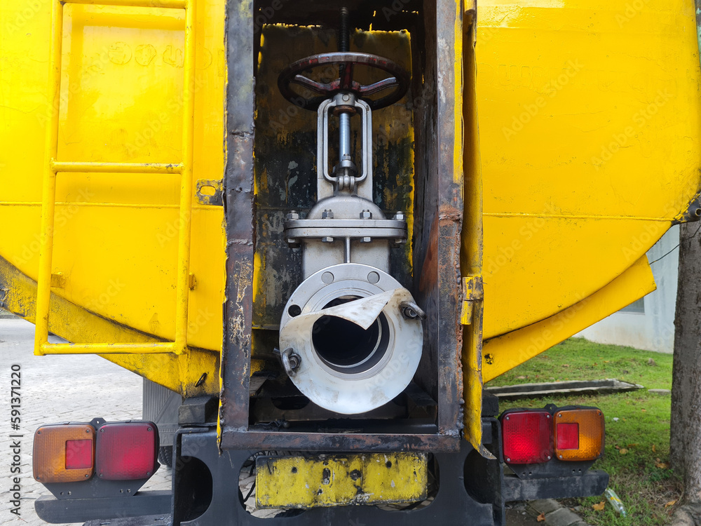 Main valve for draining oil from a tanker truck or unloading valve from ...