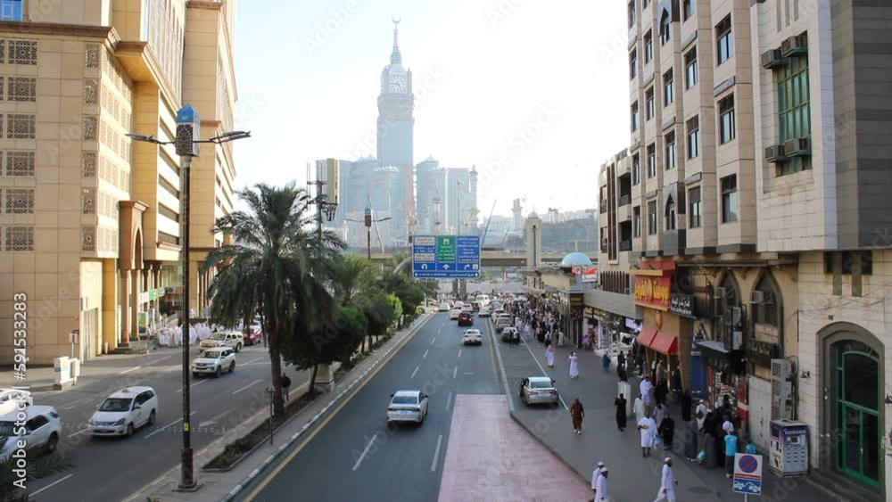 Traffic flow in the streets of Mecca. Zamzam Tower and its surroundings ...