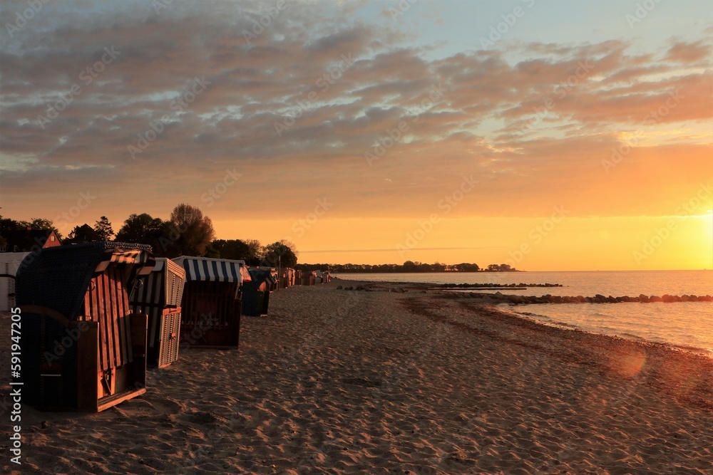 Ostseestrand mit Strandkörben im Badeort Strande bei Kiel. Stock Photo ...