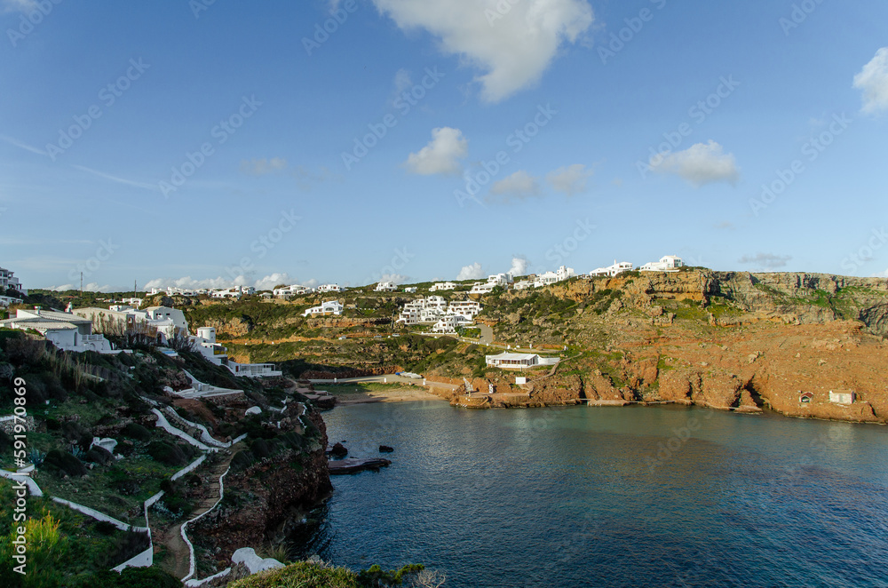 Cala Morell, una cala urbana de la zona norte de Menorca que está muy ...