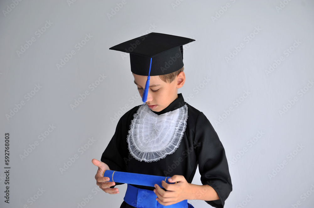 Foto de estudante graduado formatura ensino médio do Stock | Adobe Stock