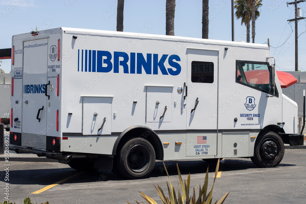 Zdjęcie Stock: San Diego, CA, USA - May 14, 2022: A Brink's armored ...