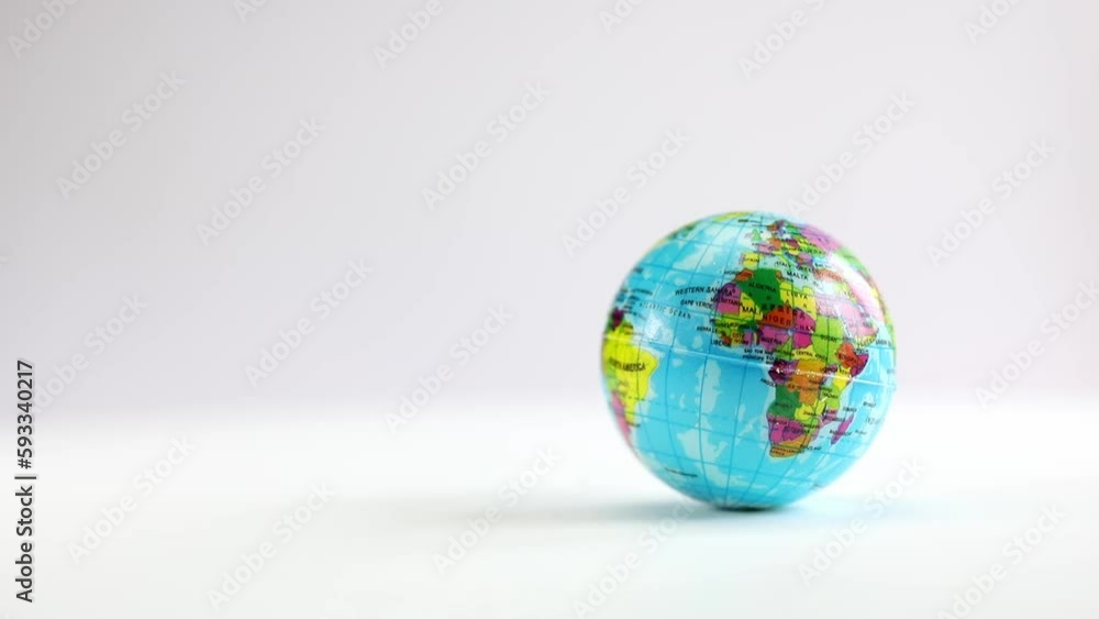 Seamless loop animation of rotating realistic planet Earth with clouds ...