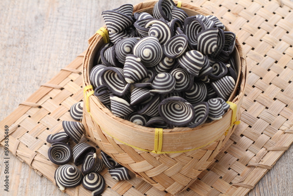 Elephant ear cake is one of the traditional cakes from Indonesia. It ...