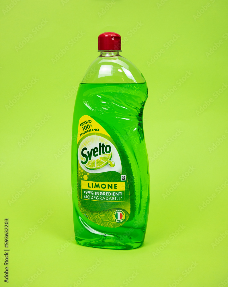 :plastic bottle of Svelto brand dishwashing liquid with lemon Stock ...