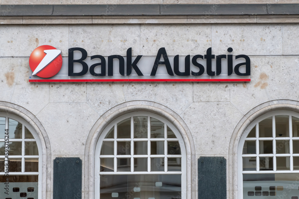 Fassade der Bank Austria Bankfiliale in Innsbruck Stock Photo | Adobe Stock