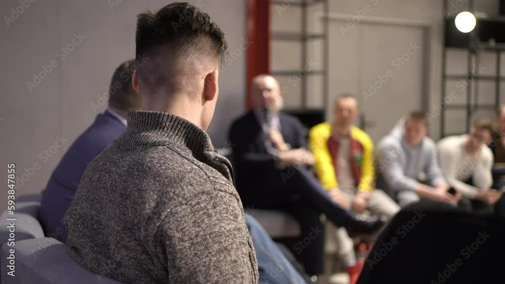 Seminar business training meeting speaker man discussing on project in ...