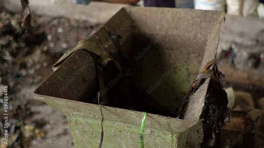 Vidéo Stock Process of making compost from organic waste. Stages of the ...