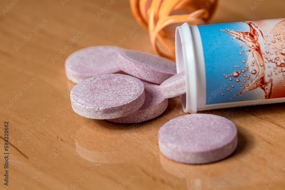 Foto de Multivitamin effervescent tablets. Soluble tablets of vitamin C ...