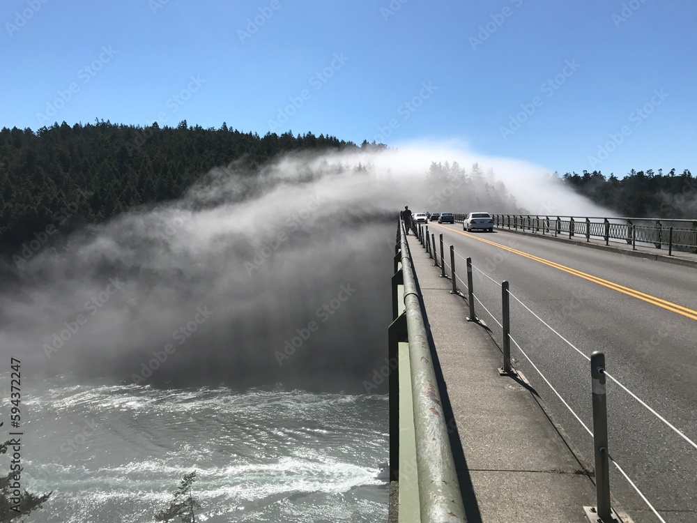 Foto de Deception Pass in Northern Washington State with a extremely ...