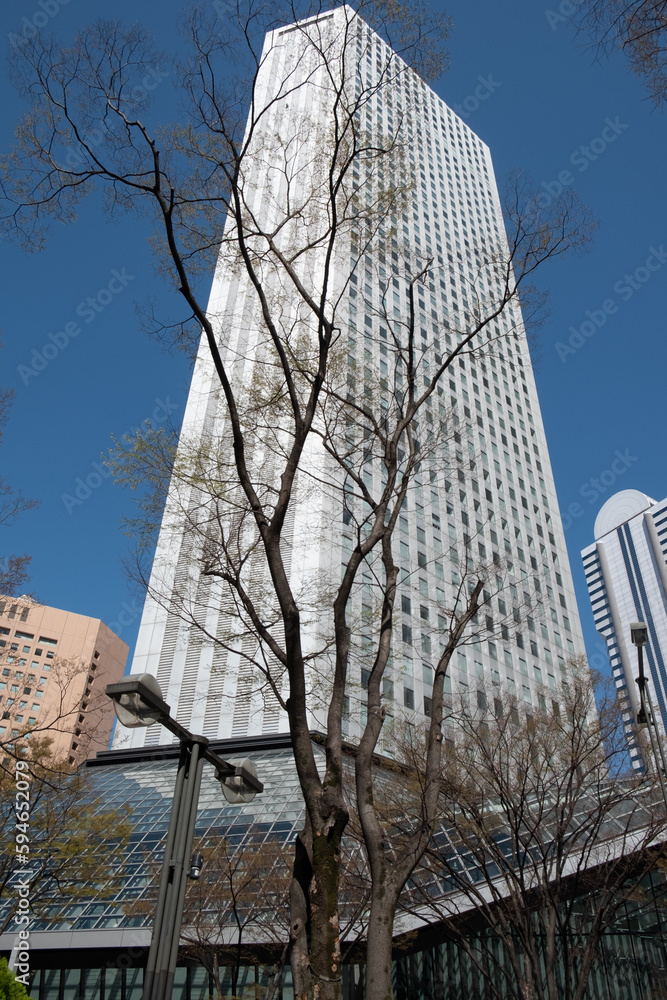Shinjuku Sumitomo Building in Shinjuku, Tokyo, Japan Stock Photo ...