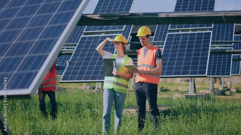 Vidéo Stock Concept of renewable energy and ecological environment ...