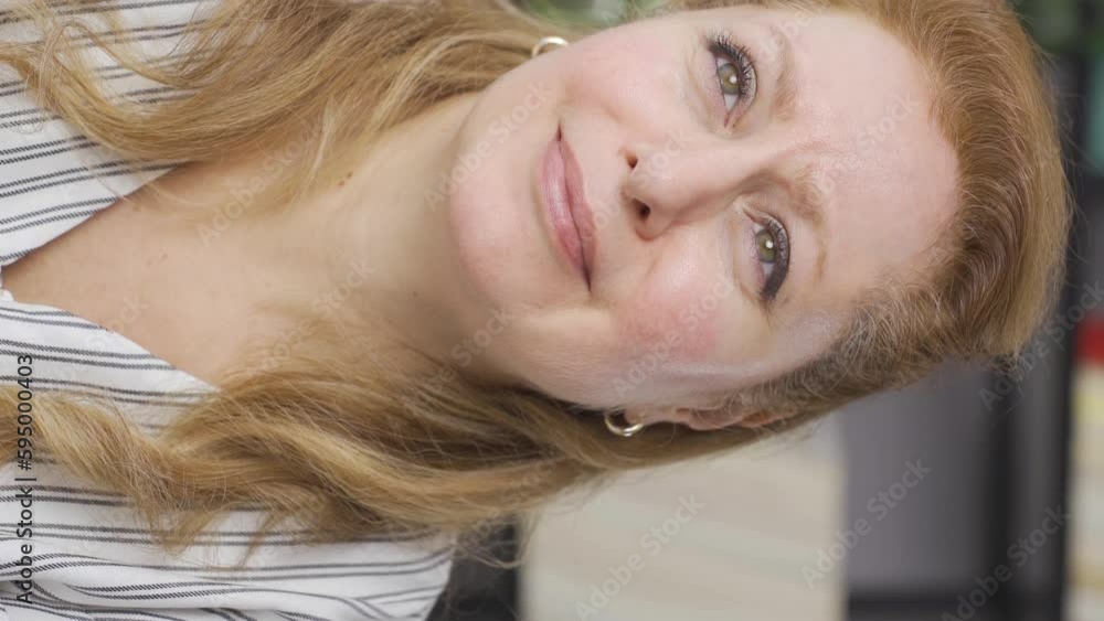 Vertical Video of Sad old woman is crying. Loneliness and Andropause ...