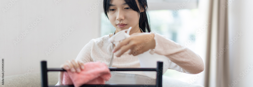 Housewives use towels to wipe things, tables, chairs, display cabinets ...