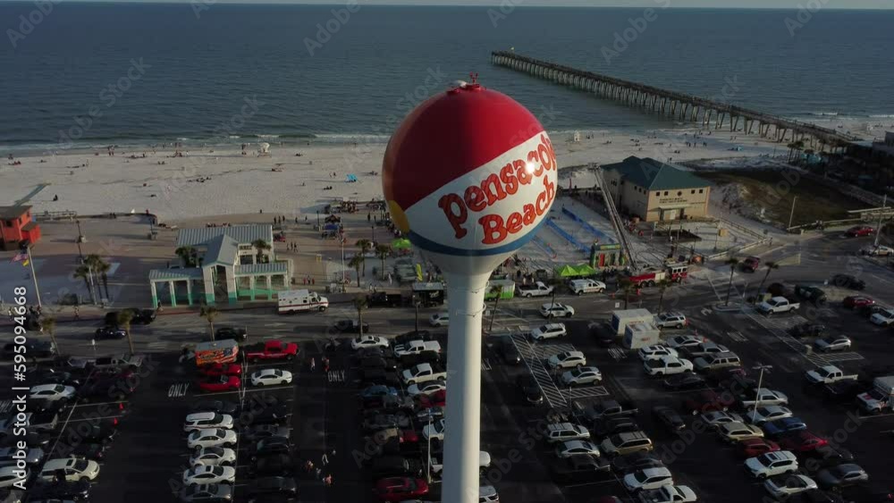 Pensacola beach ball water tower on Pensacola beach at sunset Stock ビデオ ...