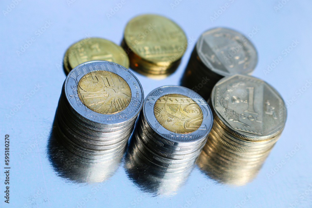 El sol, la moneda peruana. Monedas de todas las denominaciones. Stock ...
