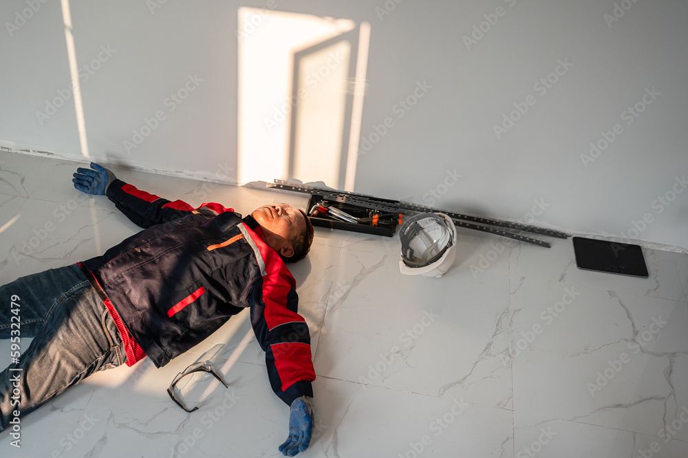 1 Male worker faints at construction site Heat stroke, dehydration and ...