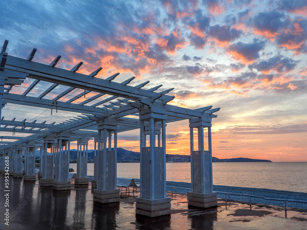 Les pergolas de la promenade des anglais à Nice sur la Côte d'Azur dans ...