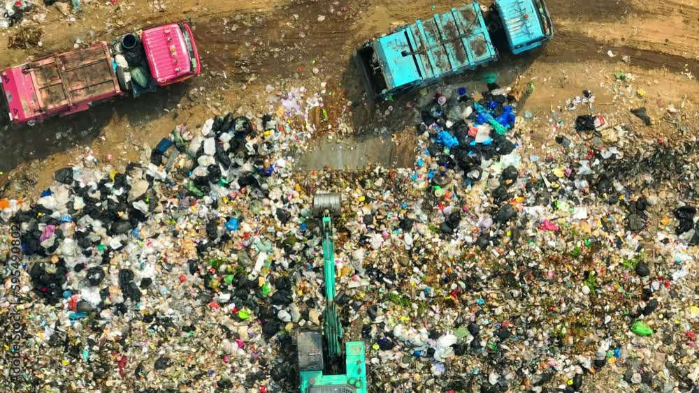 Garbage piles are commonly excavated using heavy-duty excavators with ... Garbage piles are commonly excavated using heavy-duty excavators with ...