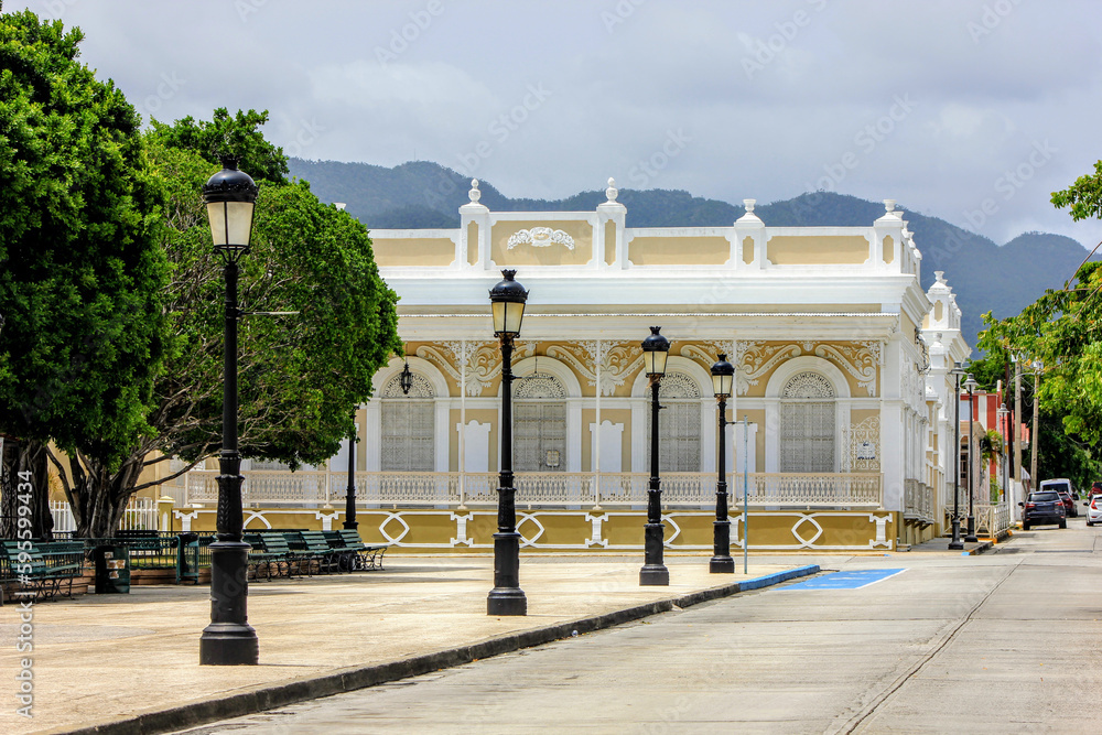 Plaza Pública Cristobal Colón en Guayama, Puerto Rico. Stock Photo ...