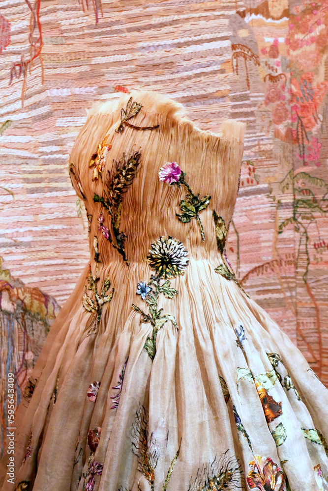 Maria Grazia Chiuri for Christian Dior haute couture : millfiori dress ...