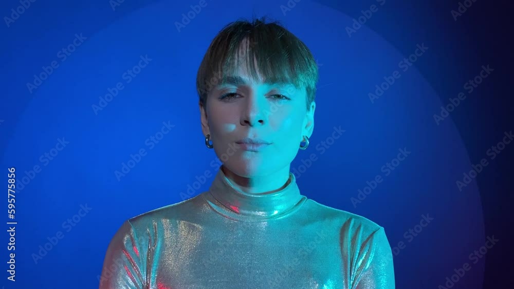 Vidéo Stock Portrait young adult woman having mad stare, evil laughing ...