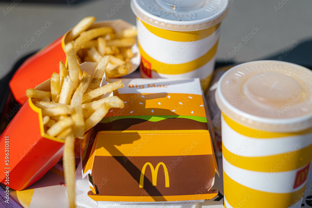 tray full of fast food in McDonalds Restaurant, Big Mac Menu with ...