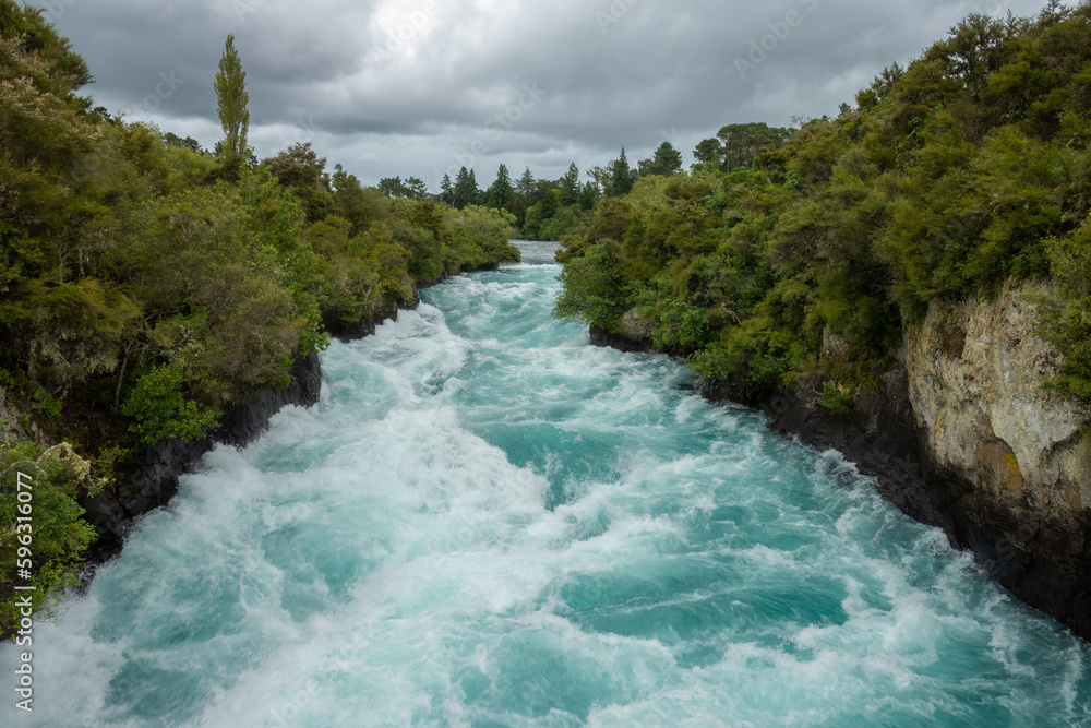Huka Falls, a set of waterfalls on the Waikato River, which drains Lake ...