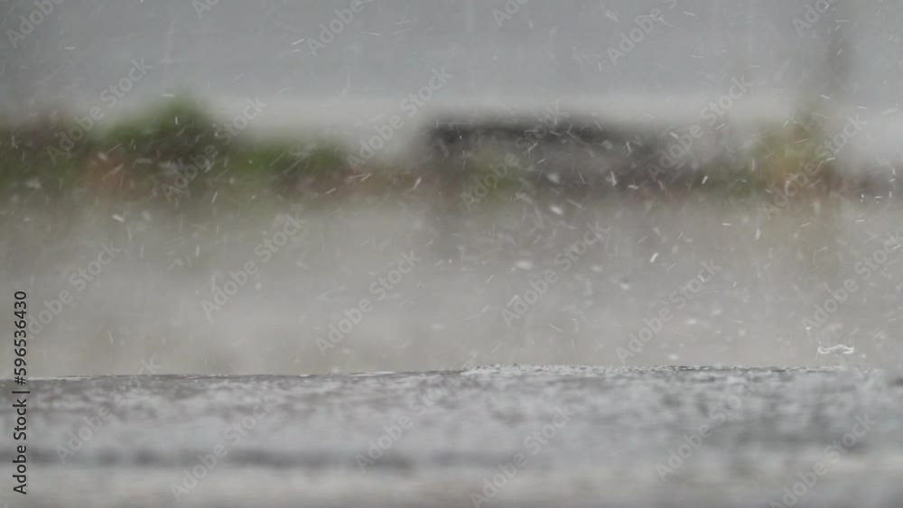 Monsun Regen Starkregen Gewitterguss Zeitlupe vídeo do Stock | Adobe Stock