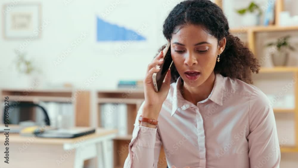 Vidéo Stock Phone call, paperwork and woman in office planning, support ...