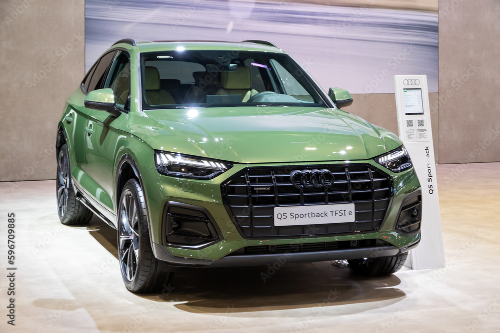 Audi Q5 Sportback TFSI-e battery electric mid-size luxury crossover SUV ...