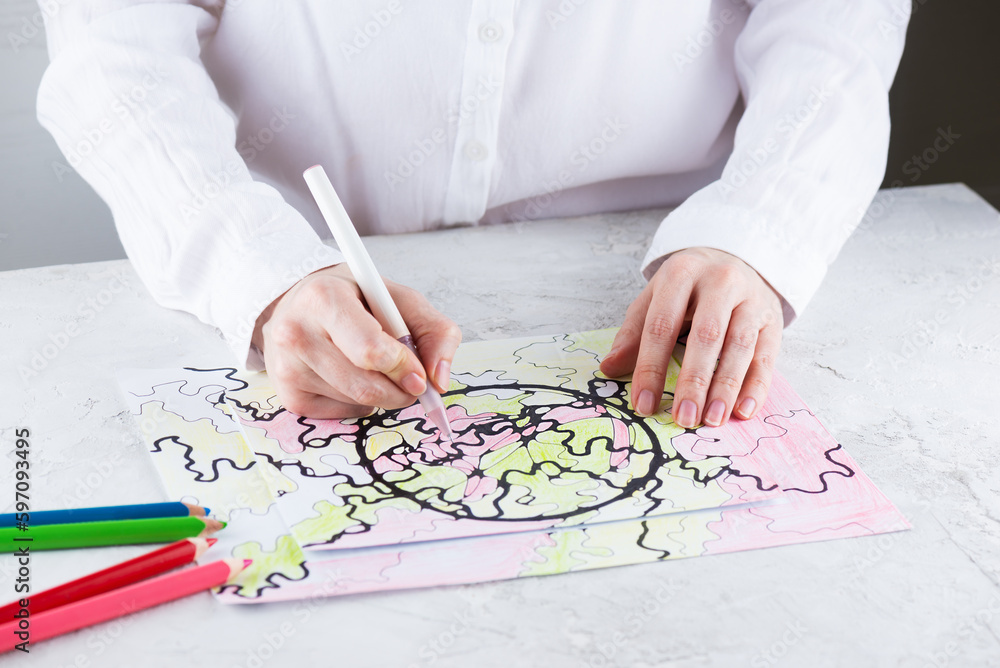 The process of drawing a neurographic drawing by a girl, work with the ...