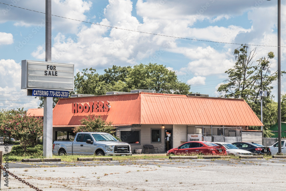 Hooters sports bar restaurant from a distance Stock Photo | Adobe Stock